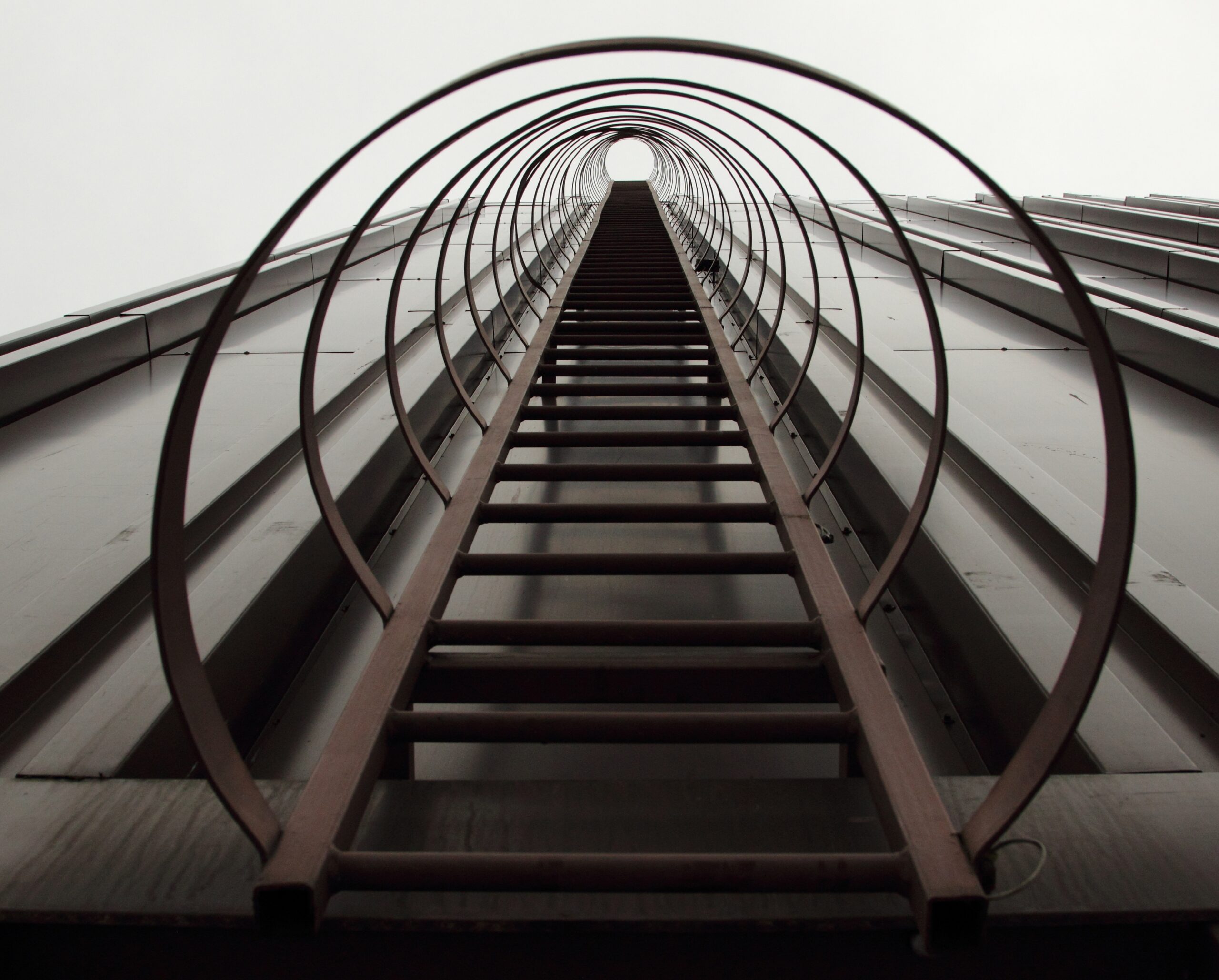 Ladder Safety: Calculate risk and expected cost of a fall - Lapeyre Stair